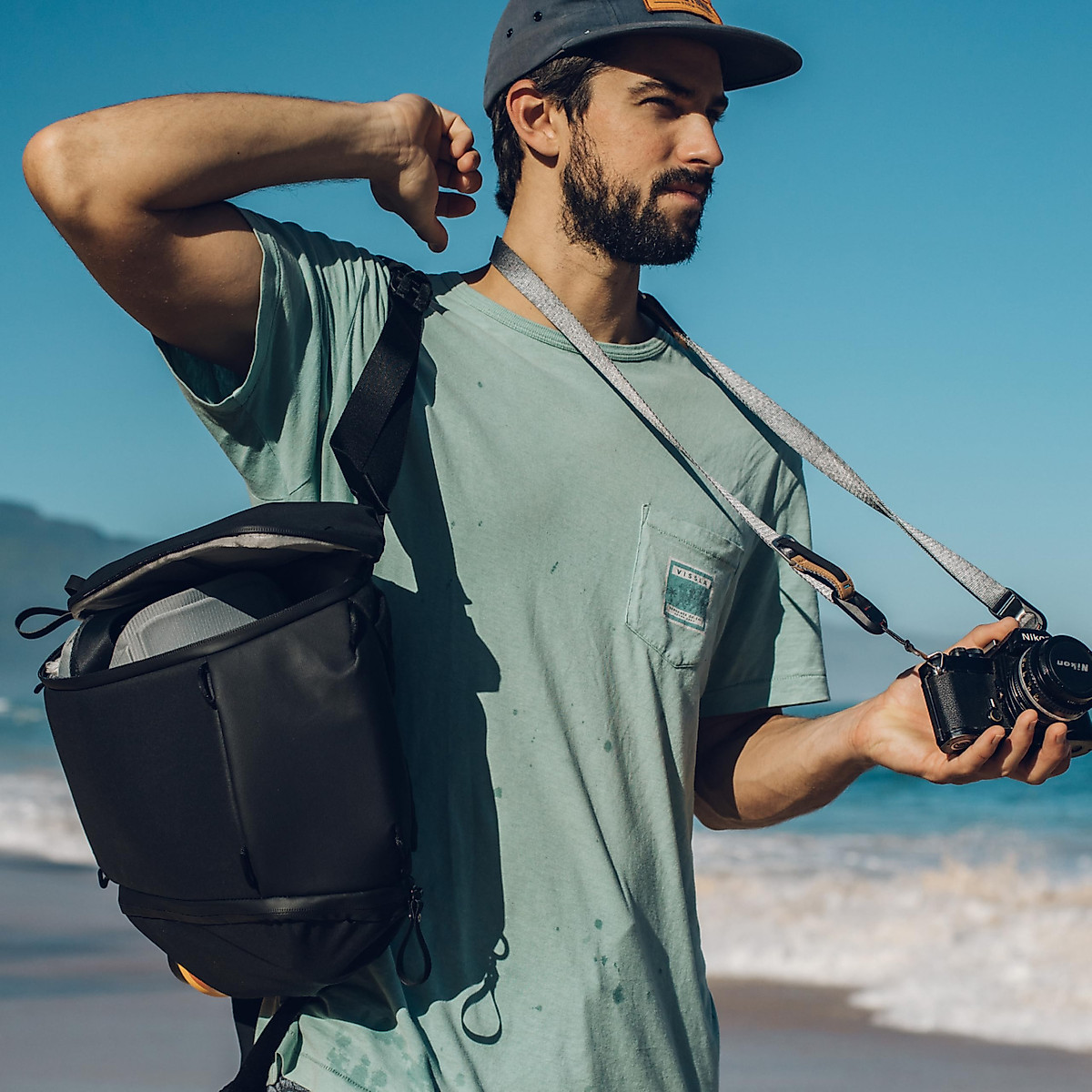 Peak Design Everyday Backpack Zip 20L Black, Carry-on Backpack with Laptop Sleeve (BEDBZ-20-BK-2)