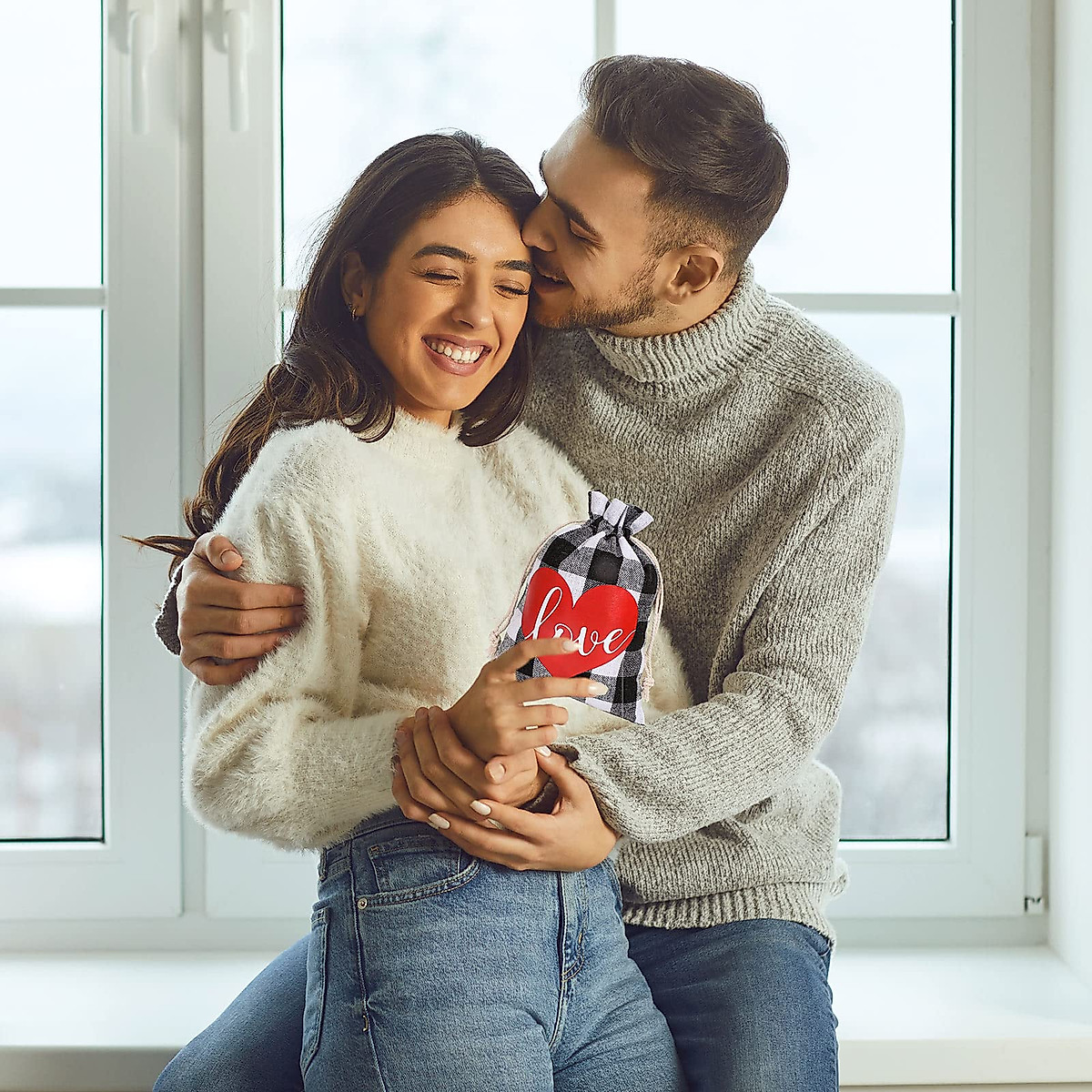 Whaline 25 Pack Valentine's Day Burlap Gift Bags Black White Buffalo Plaid Drawstring Bags Love Heart Prints Linen Pouches Sacks for Wedding Bridal Shower Party Favors Supplies, 5 x 7 Inch