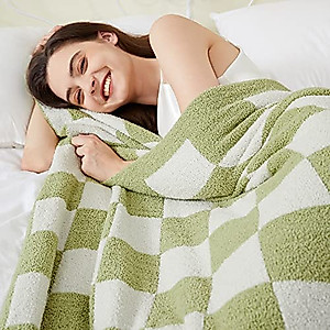 SeaRoomy Soft Throw Blanket Checkerboard Lightweight Reversible Plaid Fuzzy Cozy Microfiber Knit Checkered Blanket for Couch Bed Decor Gift(Sage Green, 51×63in)