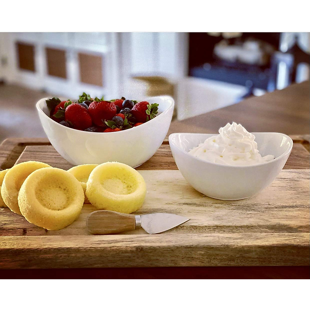 Partito Bella Stackable Porcelain Bowl Set - White Large and Medium Serving Bowls for Cereal, Soup, Noodles or Ice Cream - Made of Pro-Grade Porcelain for Easy Clean Up