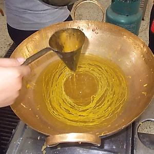 Thai Premium Wok Brass Pan Home Cooking Foods and Dessert for Thai Chinese Japanese Korean Restaurant Durable Great Heat Control (12")