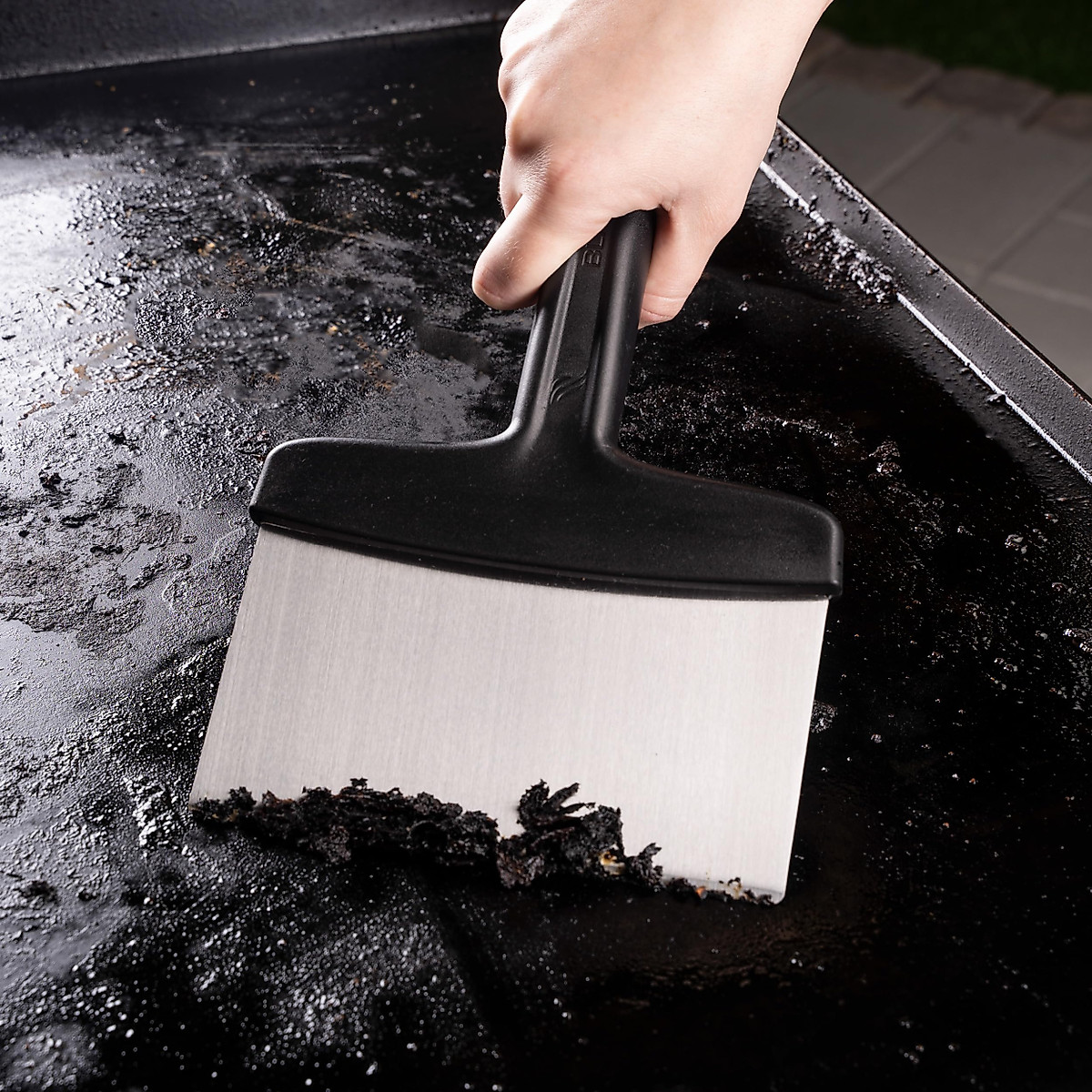 Blackstone 5060 Grill & Griddle Kit 8 Pieces Premium Flat Top Grill Accessories Cleaner Tool Set-1 Stainless Steel 6" Scraper, 3 Scouring Pads, 2 Cleaning Bricks, and 1 Handle, Black