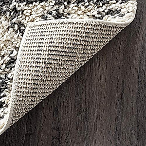 nuLOOM Lacey Moroccan Geometric Shag Area Rug, 6' 7" x 9', Off-white