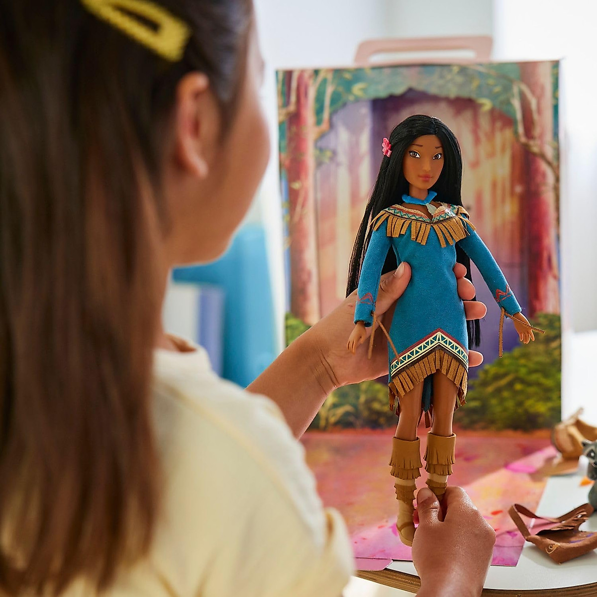Disney Store Official Pocohontas Story Doll, Pocohontas, 11 inches, Fully Posable Toy in Glittering Outfit - Suitable for Ages 3+ Toy Figure, Gifts for Girls, New for 2023?