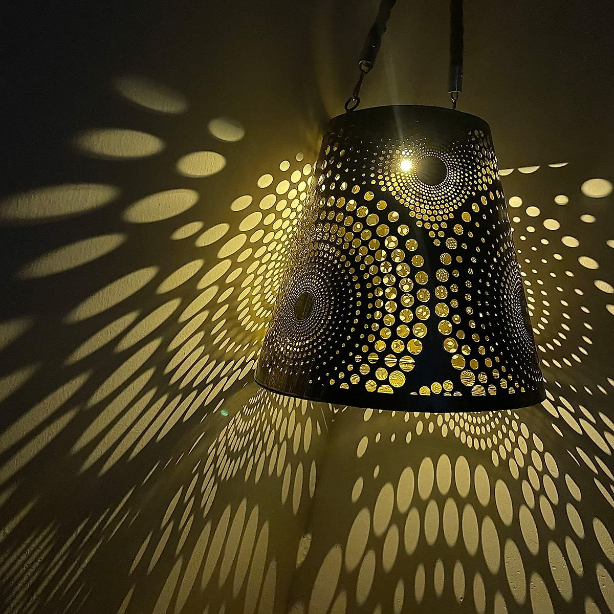 UPCLOUD Solar Lantern Lights Outdoor, Solar Lanterns Outdoor Waterproof Patio Decor Hanging Lanterns for Garden, Courtyard, Table Pathway Party Yard Decorations (Dot)