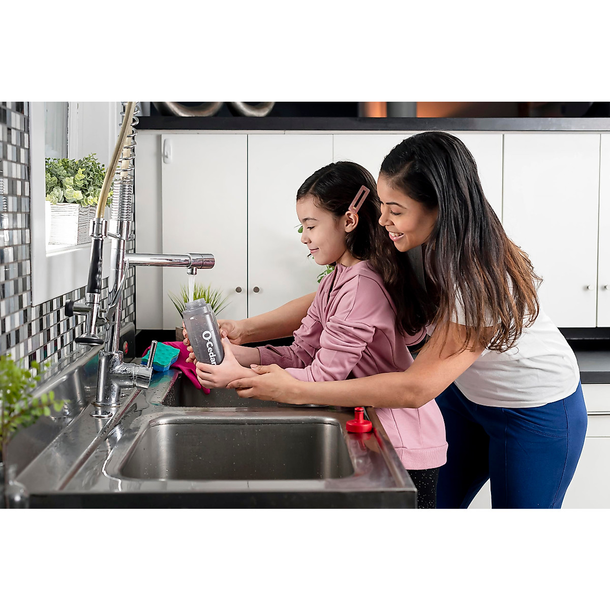 O-Cedar ProMist MAX Spray Mop, PMM with 2 Extra Refills, Red