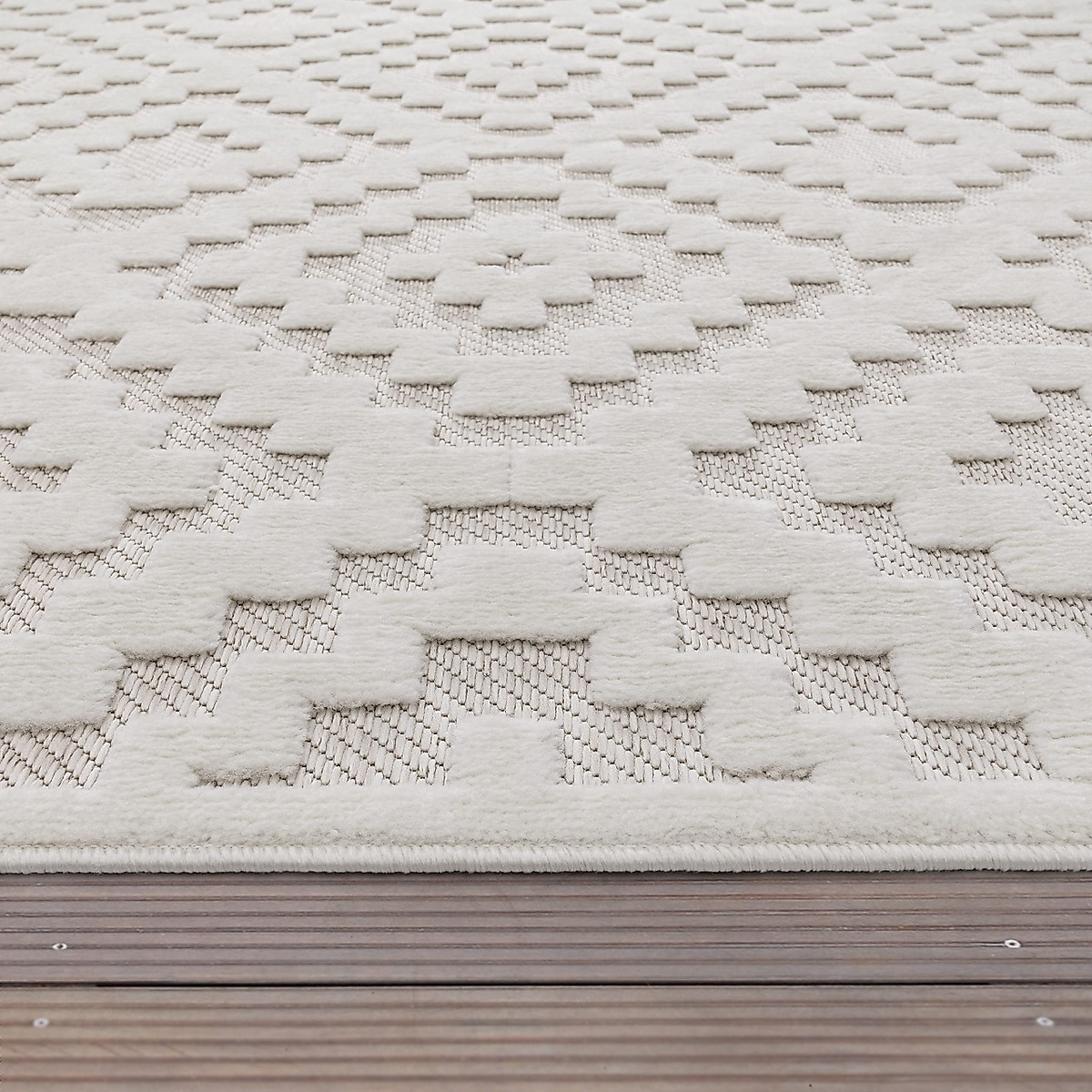 Paco Home Indoor Outdoor Rug with Textured Diamond Pattern in Cream, Size: 5'3" x 7'3"