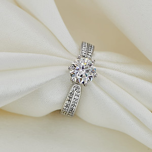 @MintSwag-Yang Moissanite Engagement Rings for Women,1.0 ct Womens Engagement Rings Moissanite Rings S925 Sterling Silver with 14K White Gold Plated Halo Promise Wedding Rings D Color Excellent Round Cut Size 9