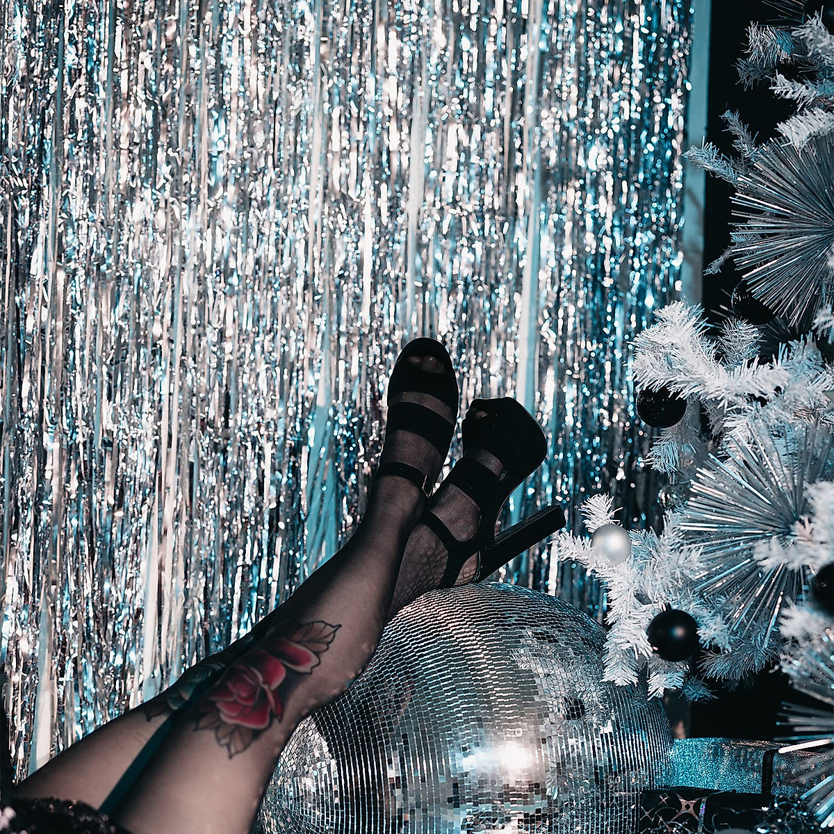 5 Pack Silver Fringe Backdrop 3.2ft x 8.2ft Foil Curtain Tinsel Foil Fringe Curtains Backdrop Tinsel Backdrop Streamers for Birthday Curtain Party Decoration Wedding Christmas Decoration (Silver)