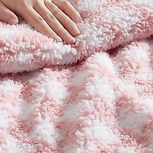 Betsey Johnson- Throw Blanket, Ultra Soft Plush Sherpa Home Décor, Reversible All Season Bedding (Houndstooth Pink, 50 x 60)