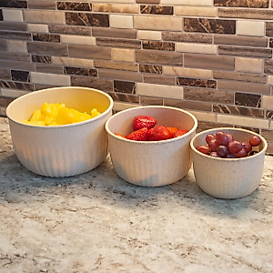 Classic Cuisine Set of 3 Bowls with Lids - Microwave, Freezer, and Fridge Safe Nesting Mixing Bowls - Eco-Conscious Kitchen Essentials (Beige), S, M, L