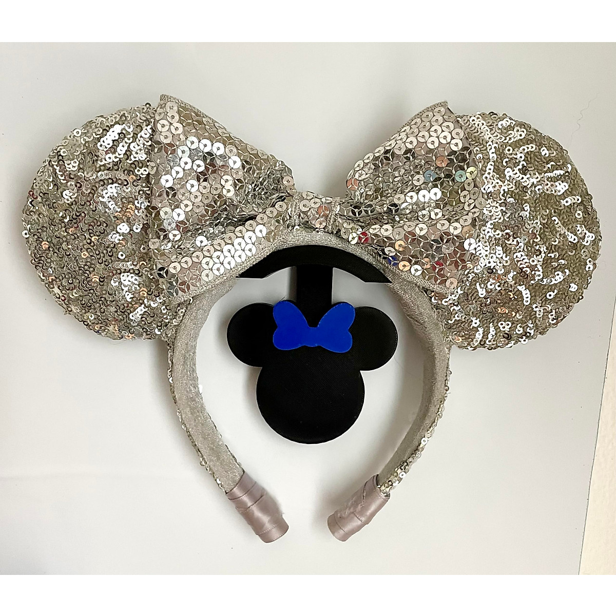 One 1 Decorative Girl Bow Mouse Head Cruise Ship Cabin Magnetic Hooks - Heavy Duty Neodymium, Strong 60 Lbs Metal Wall Hanging Swimsuits, Towels, Keys, Bags, Or Coats - Travel Essentials Disney Cruise