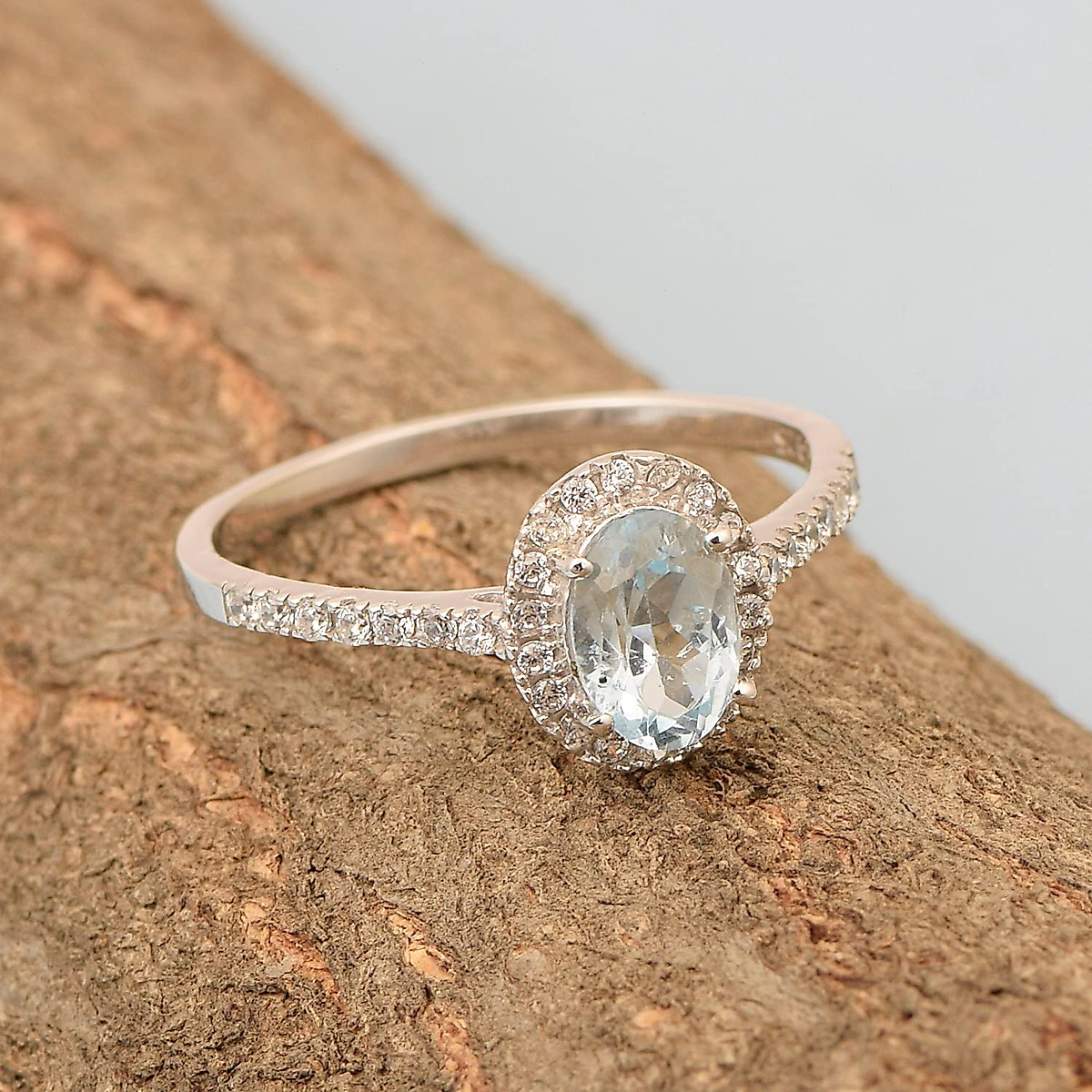 925 Sterling Silver Oval 1.25 Ctw Aquamarine Gemstone Women's Solitaire White Accents Engagement Ring Size_7