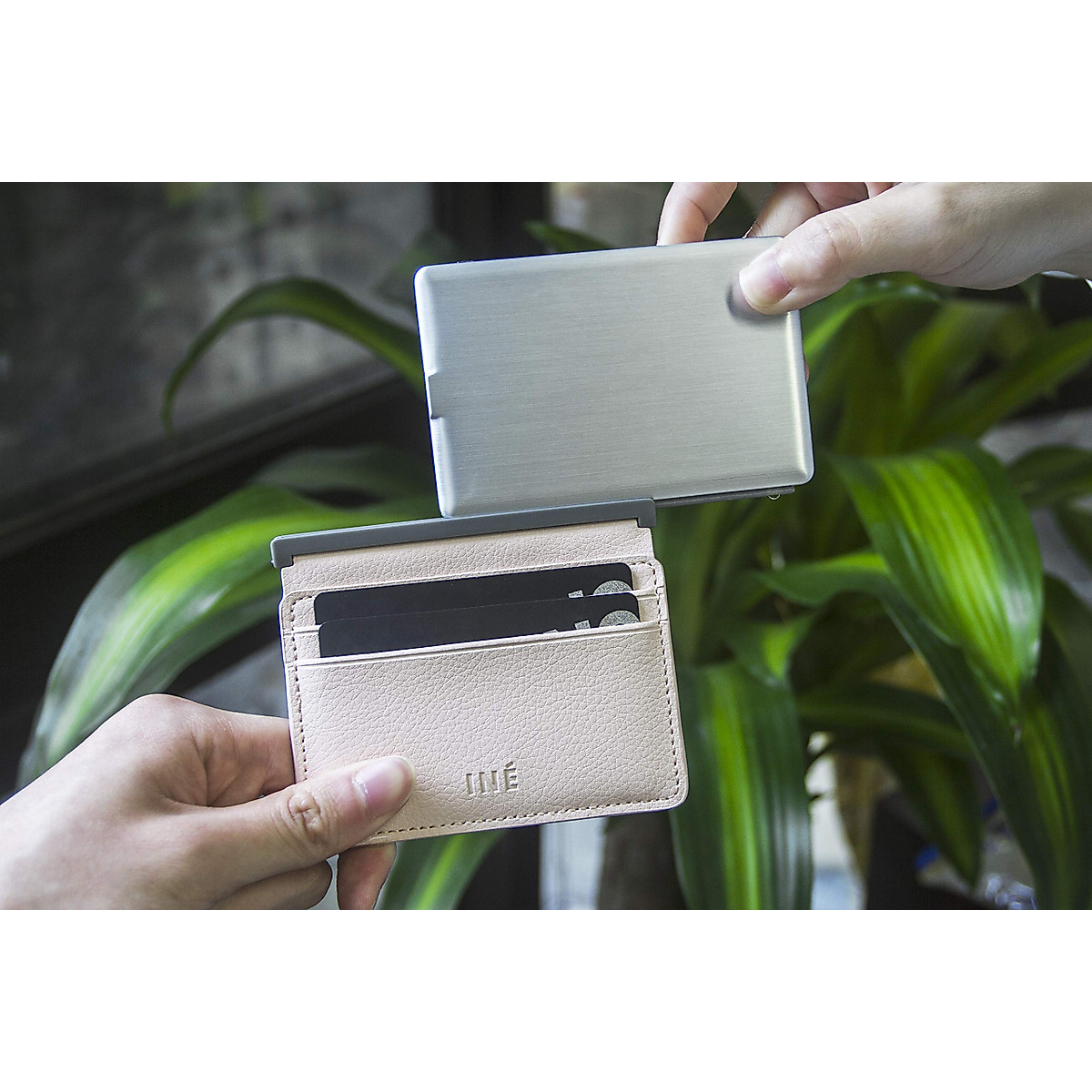 Xoopar Iné Power Wallet 3,000 mAh Ultra Thin 4-RFID Credit Card Slots Recycled Leather & Brushed Aluminum (Sweet Pink)