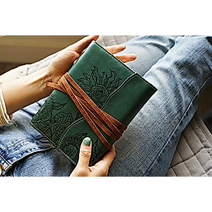 VALERY Wrting Journal for Women and Men | 185 Lined Fountain Pen Friendly Paper | Refillable B6 Vegan Leather Bound Travel Notebook | Daily Use Gifts for Vegatarians Teachers (Forest Green)