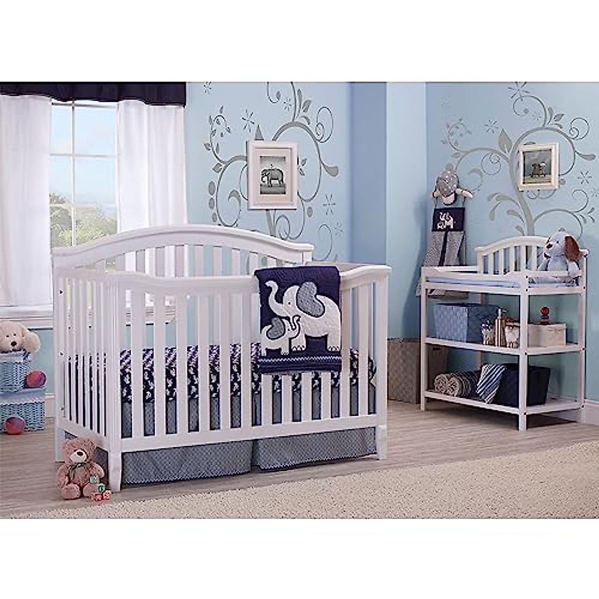 Sorelle Furniture Berkley Crib, Classic 4-in-1 Convertible Crib, Made of Wood, Non-Toxic Finish, Wooden Baby Bed, Toddler Bed, Child’s Daybed and Full-Size Bed, Nursery Furniture - White
