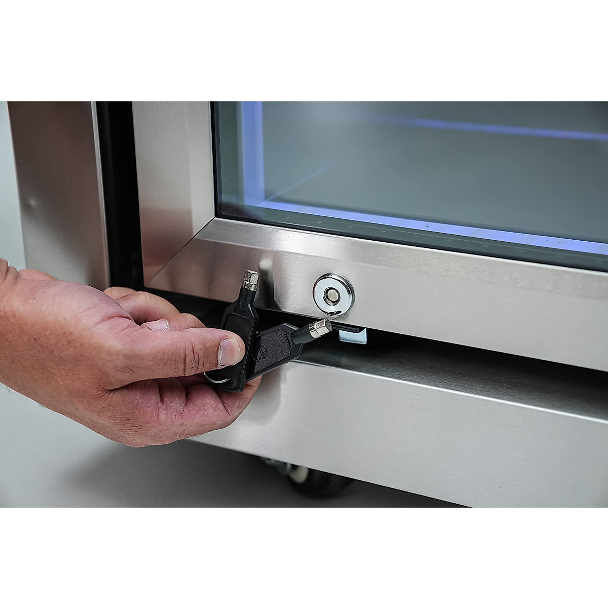 Mont Alpi MAi400-DKEGFC 32-Inch Deluxe 4-Burner 78000 BTU Deluxe Stainless Steel Island Outdoor Kitchen Gas Barbecue Grill w/Wine Cooler Beverage Center Refrigerator & 3 Beer Tap Kegerator Dispenser