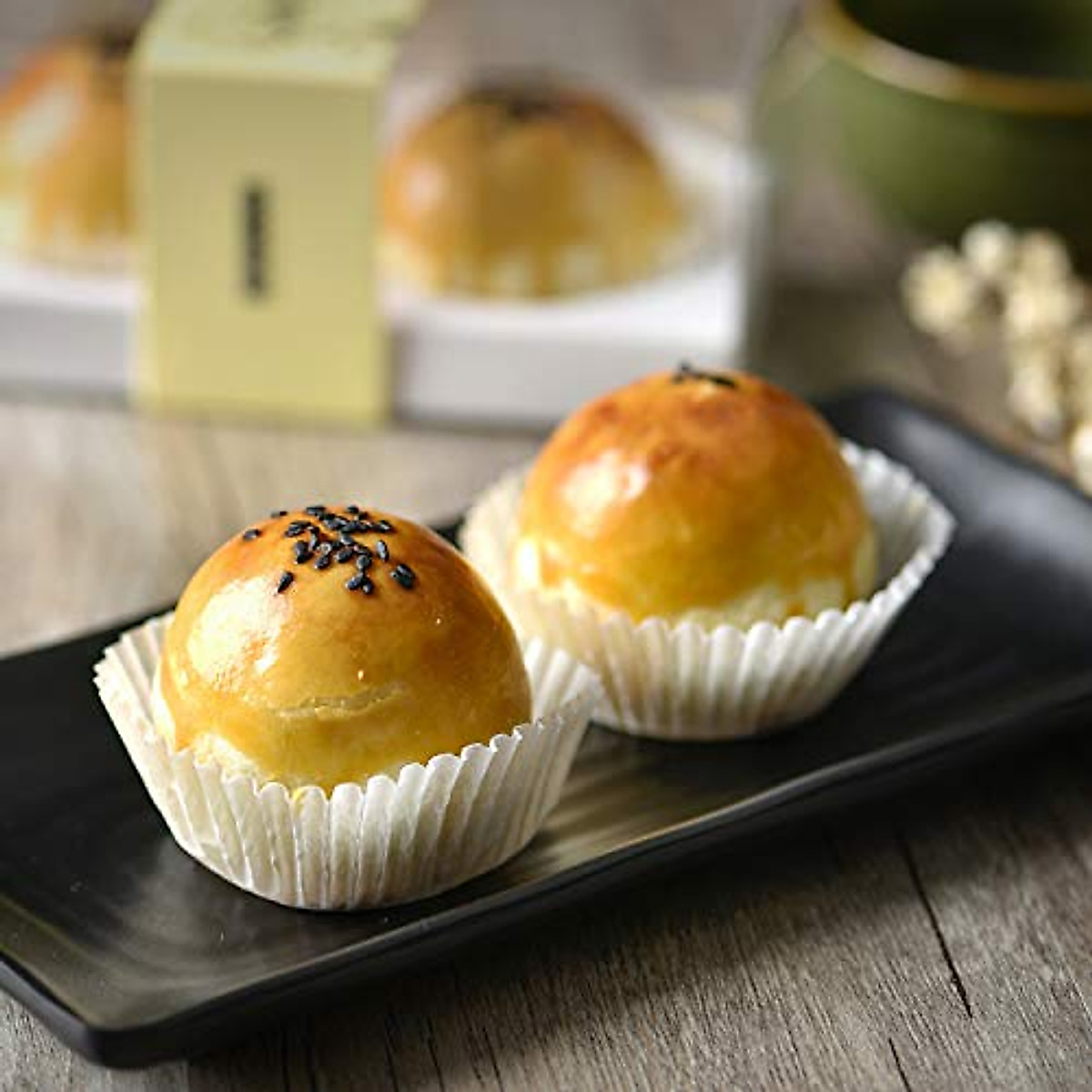 Caperci Standard White Cupcake Liners 500 Count, No Smell, Food Grade & Grease-Proof Baking Cups Paper