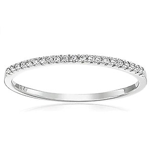 10k White Gold Thin Diamond Wedding Band (1/7 cttw, I-J Color, I2-I3 Clarity)