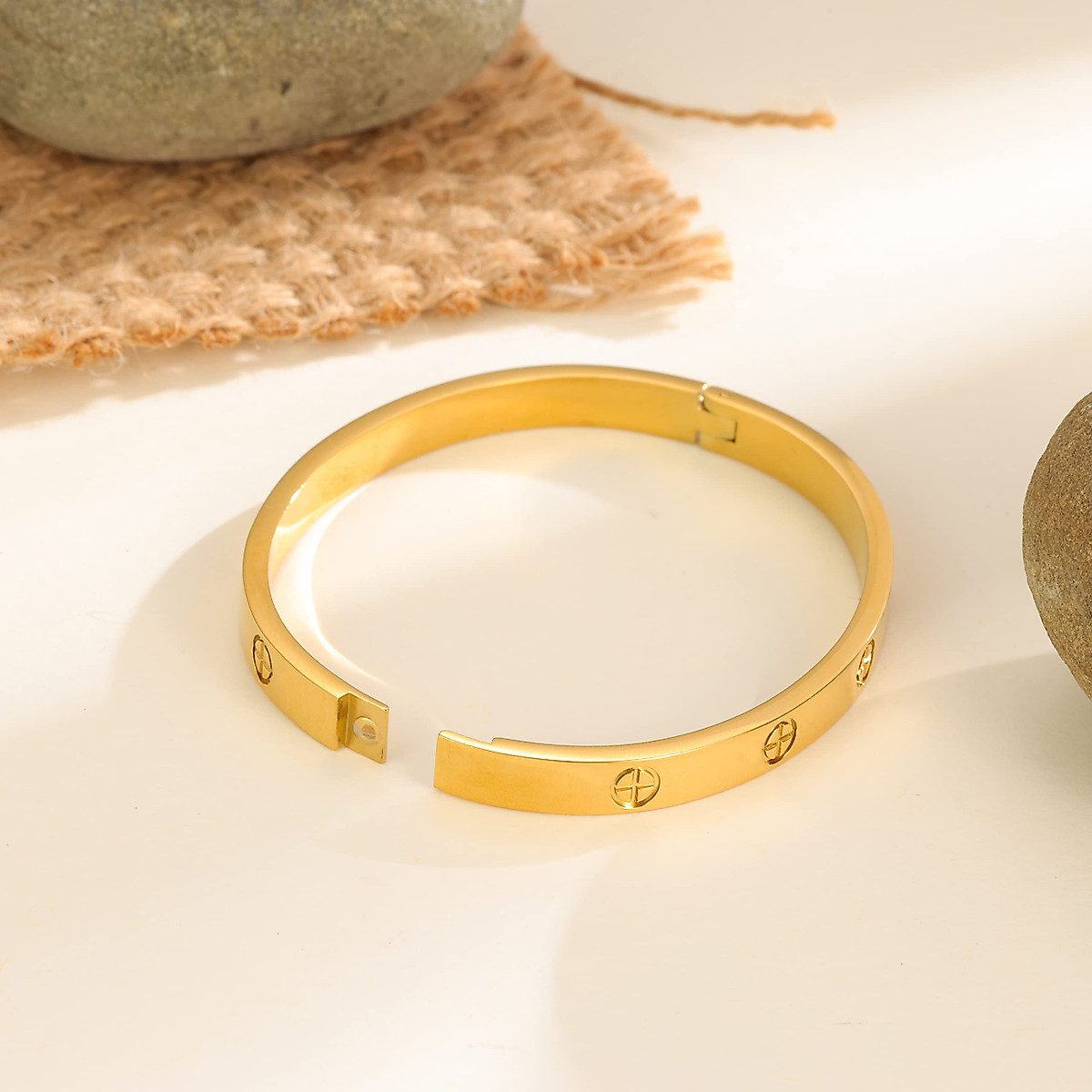 YUFANHY Love Bracelet Cuff 18k Gold Plated Stainless Steel Love Bracelet For Women Novelty And Mother Daughter Bracelet Jewelry Oval Bangle Witness The Of Love Wedding For Couple（gold）