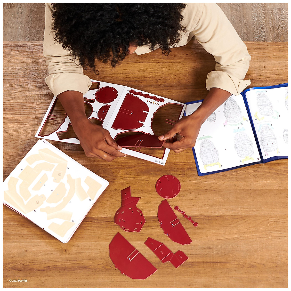 4D Build, Marvel Iron Man 3D Puzzle Model Kit with Stand 96 Pcs | Iron Man Helmet Desk Decor | Building Toys | 3D Puzzles for Adults & Teens 12+