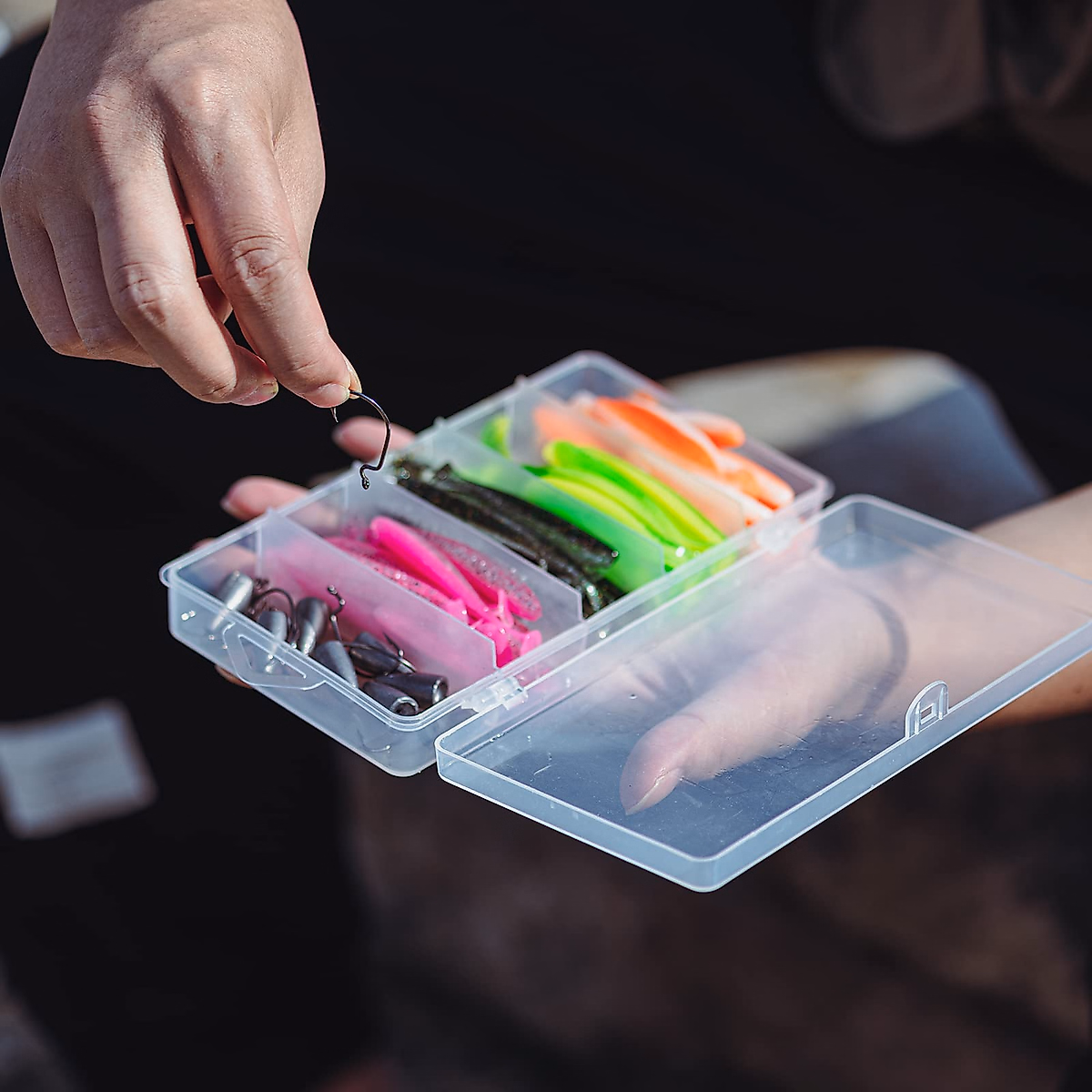 Goture Fishing Soft Plastic Lures Kit Jig Head Hooks Crappie Lures Trout Bass Fishing Worm Lures Crappie Jigs Fishing Lures Set with Tackl Box for Freshwater Saltwater Fishing