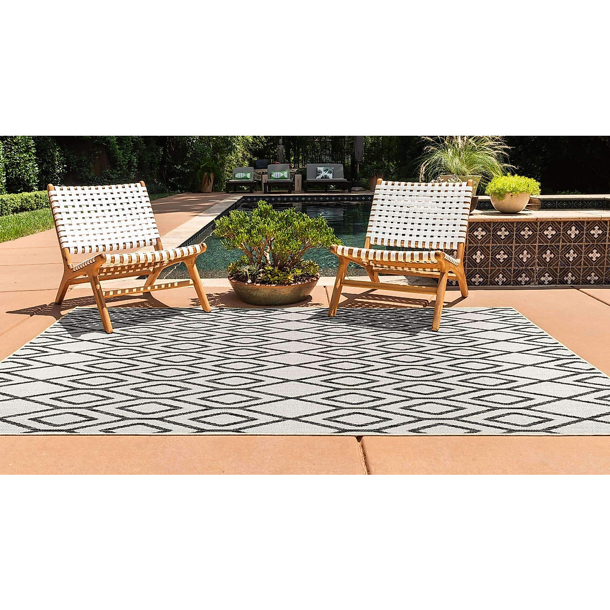 Jill Zarin Outdoor Collection Area Rug - Turks and Caicos (4' x 6' Rectangle Ivory/Black)