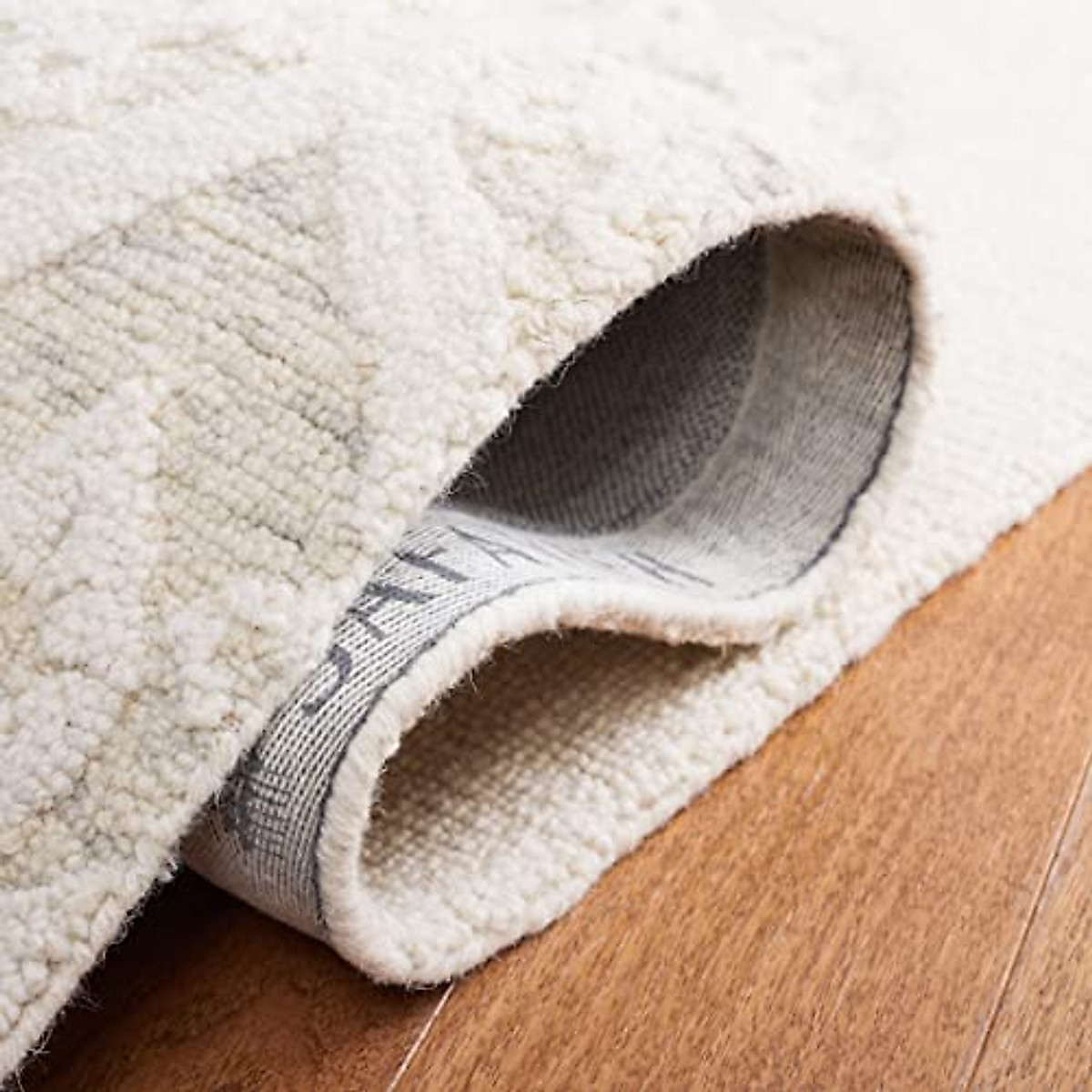 Safavieh Blossom Collection 6' x 6' Square Ivory/Grey BLM108F Handmade Medallion Wool Area Rug