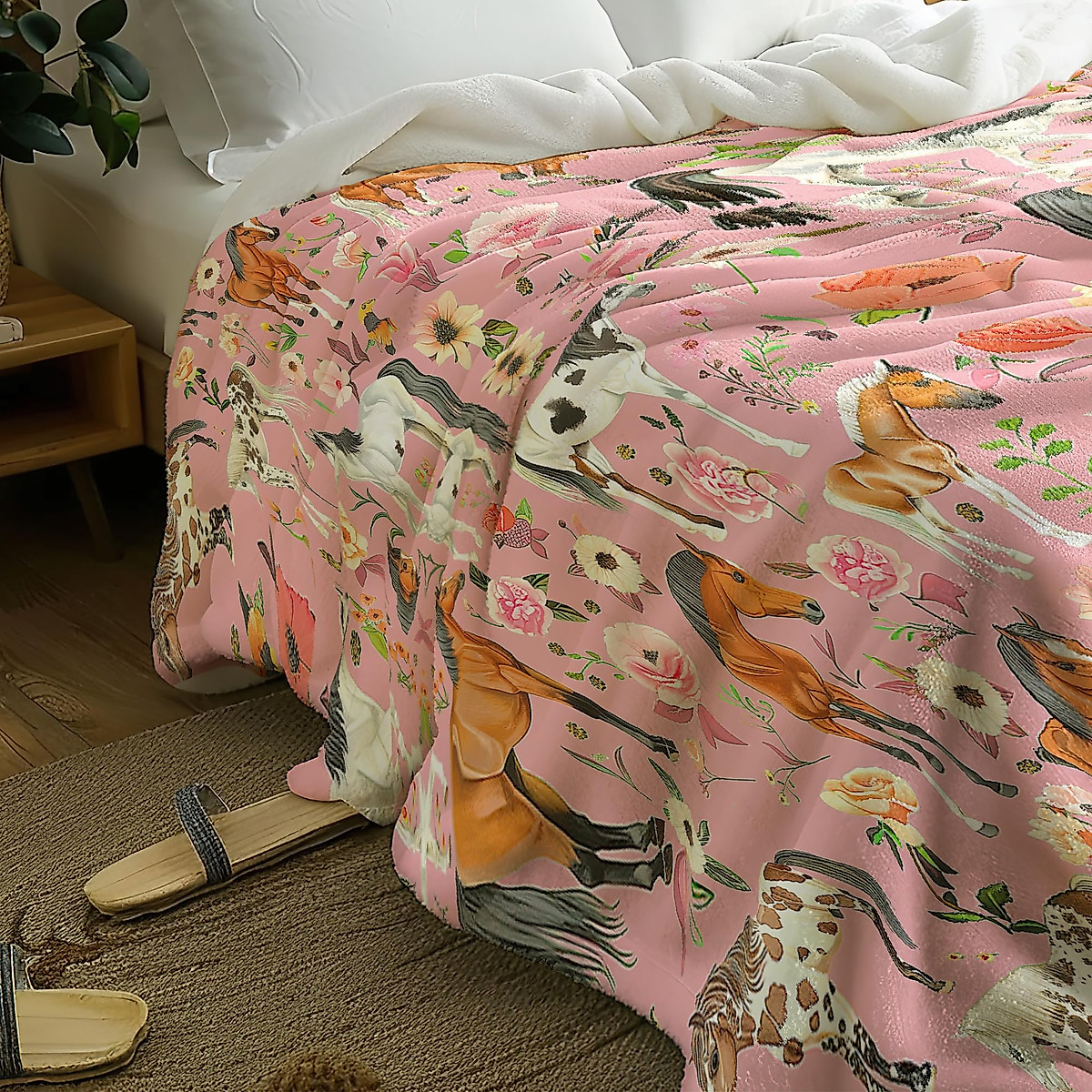 Ooeiiiy Horse and Flowers Blanket, Gifts for Girls Woman, Super Soft Warm Flannel Horse Throw Blankets, Sofa Office Lightweight Blanket, Cute Animal Horses Print Blanket 50x40 in