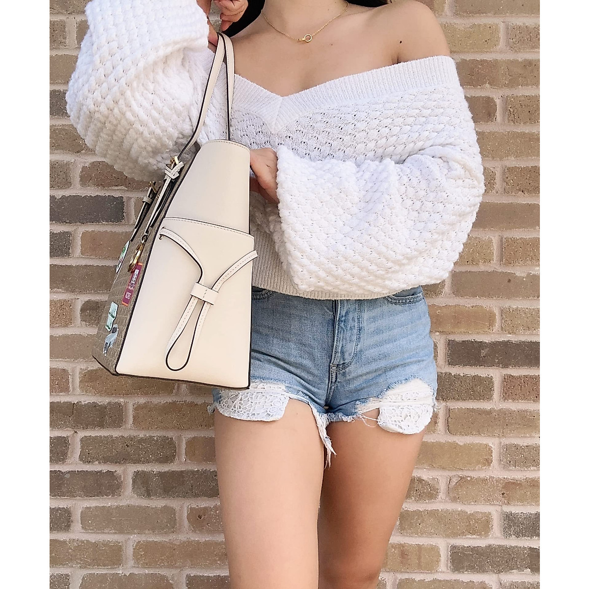 Michael Kors Gilly Large Jet Set Drawstring Top Zip Tote (Light Cream Multi MK)