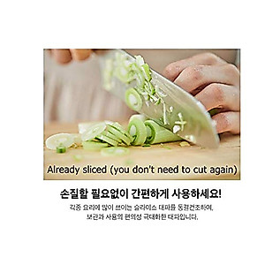 K-Mystery 2 packs of Haepyo Freeze Dried Sliced Green Onion (해표 동결건조 자른 대파) from Korea 100Percent (Green Onion 0.7oz X 2packs)