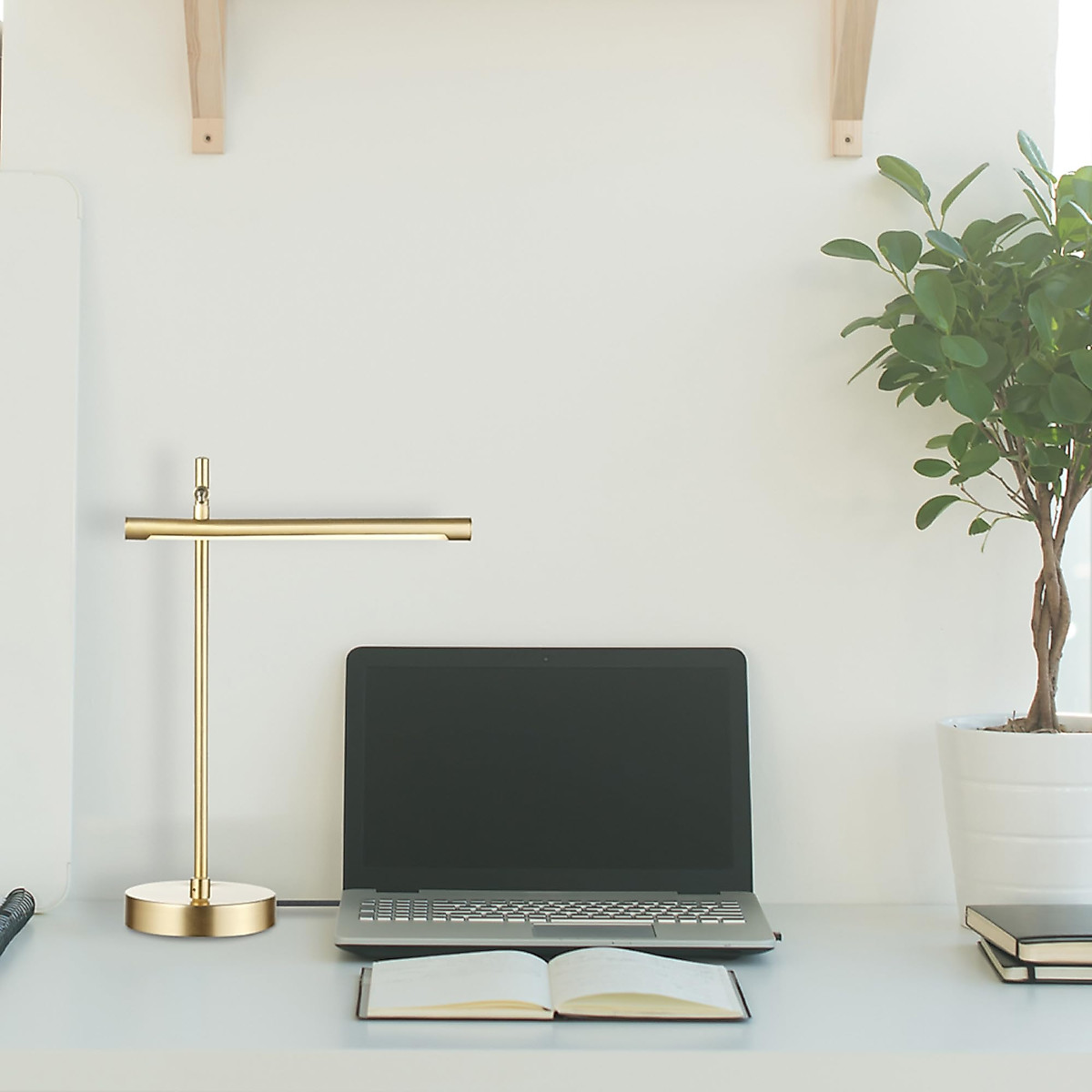 Globe Electric 52889 West Desk lamp, Matte Brass