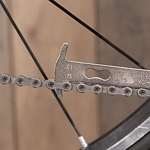 BIKE HAND Bicycle Chain Wear Indicator Tool Chain Checker - Compatible with Shimano Sram Campagnolo KMC & Other Brands for 7 to 12 Speed Chains - Maintenance for Road, Mountain & Hybrid Bikes