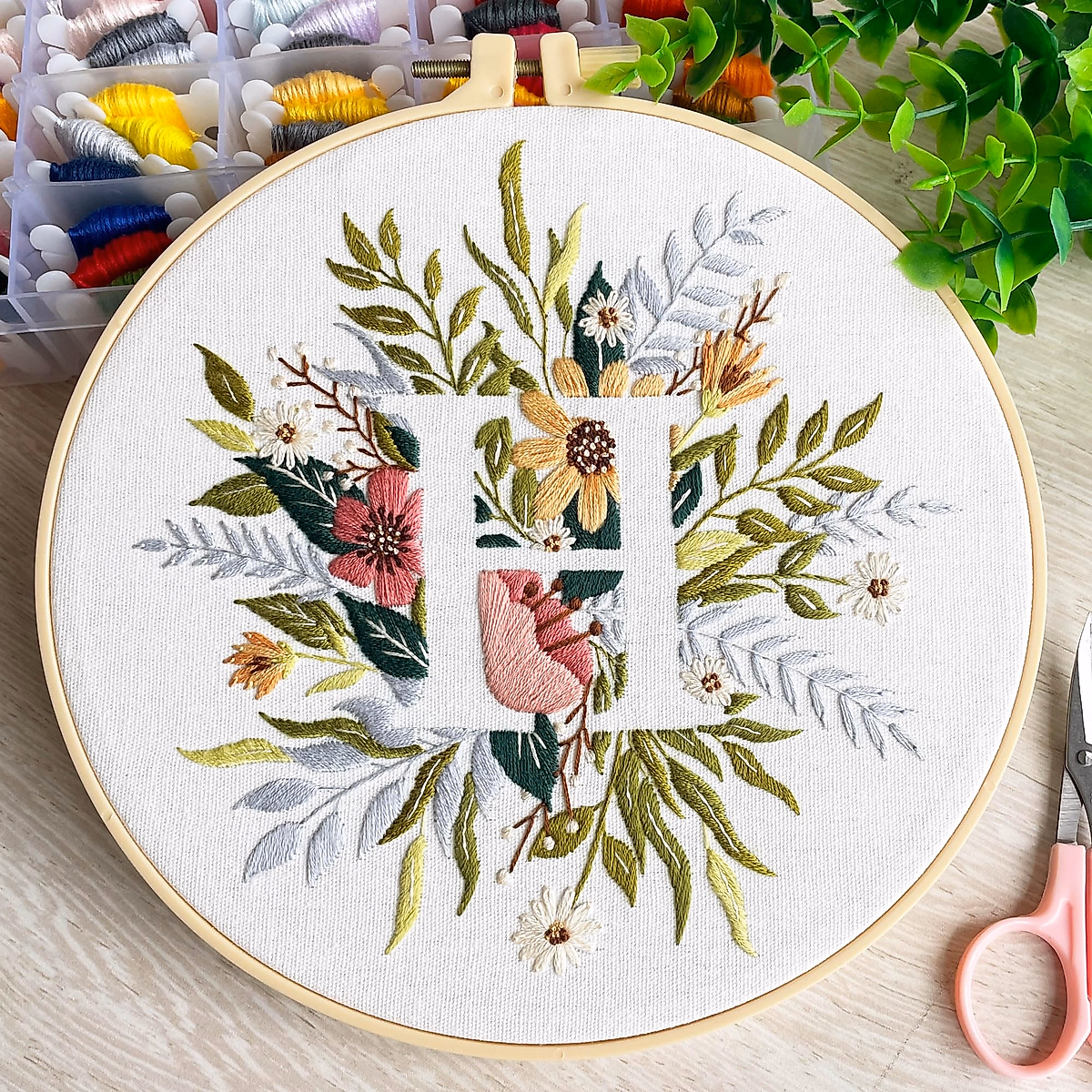 Silentsea Embroidery kit, 3 Sets of Floral Patterns for Beginners, with Hoops, Embroidery Cloth, Needles, Embroidery Thread and Other Tools
