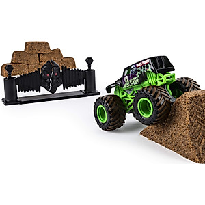 Monster Jam, Grave Digger Monster Dirt Deluxe Set, Featuring 16oz of Monster Dirt and Official 1:64 Scale Die-Cast Monster Jam Truck