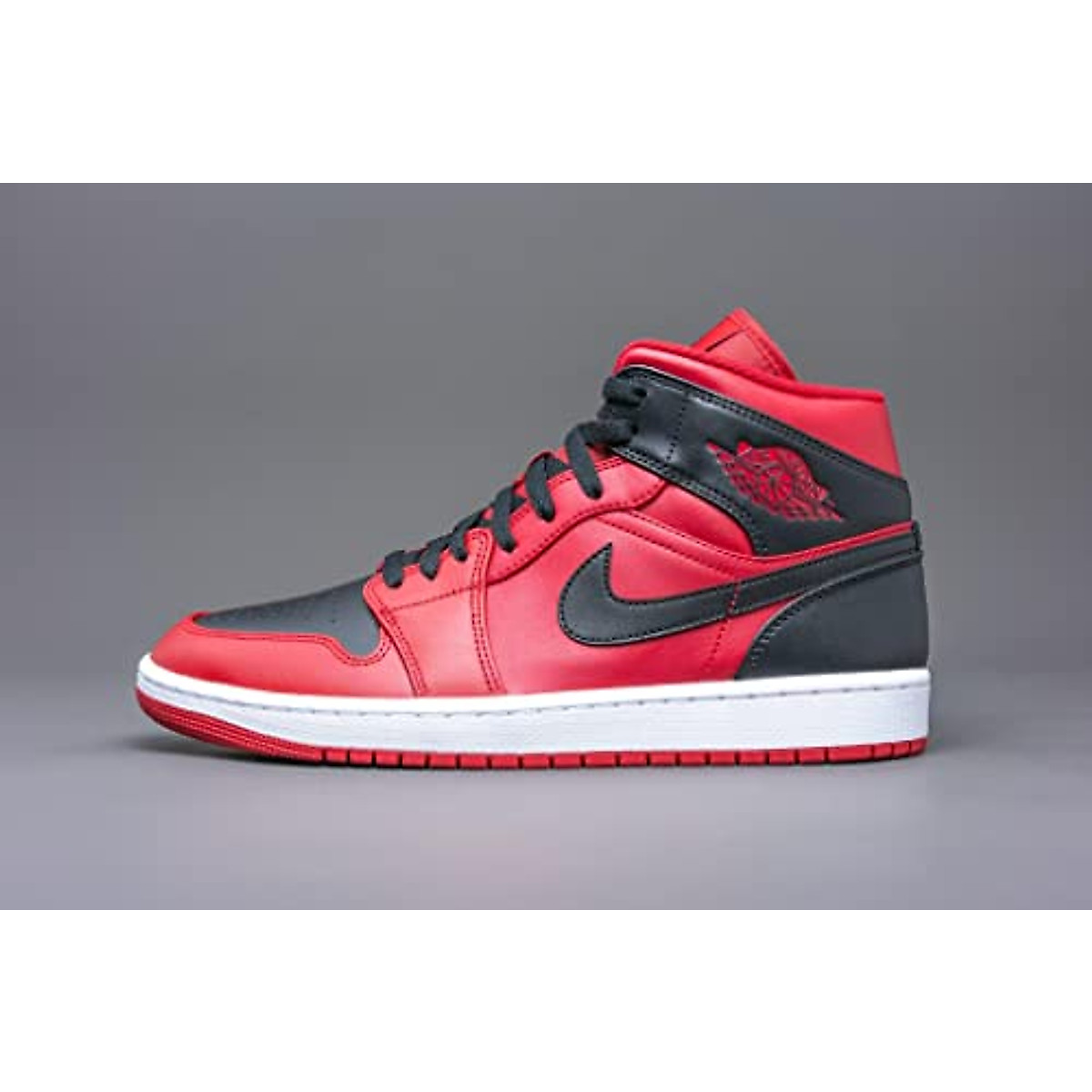 Jordan Mens 1 Mid 554724 660 Reverse Bred - Size 8