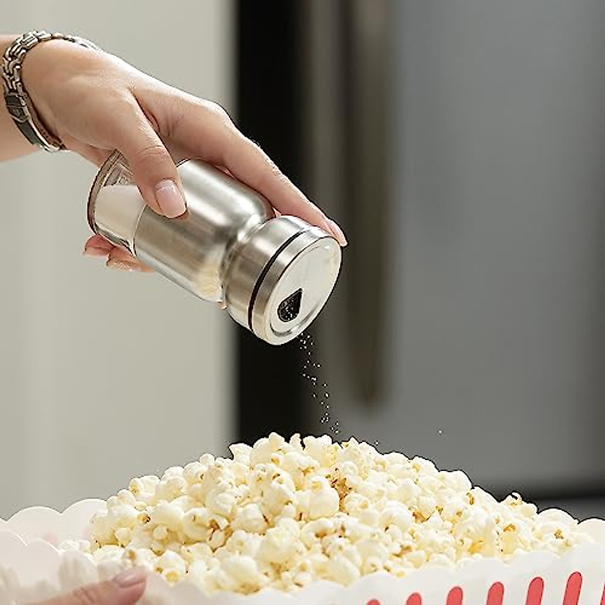 Stainless Steel Salt And Pepper Shakers Set,with Clear Glass Bottom,Spice Shakers with Adjustable Pour Holes,Classic Salt Pepper Shaker for Table,RV,Camp,BBQ(2 PACK)