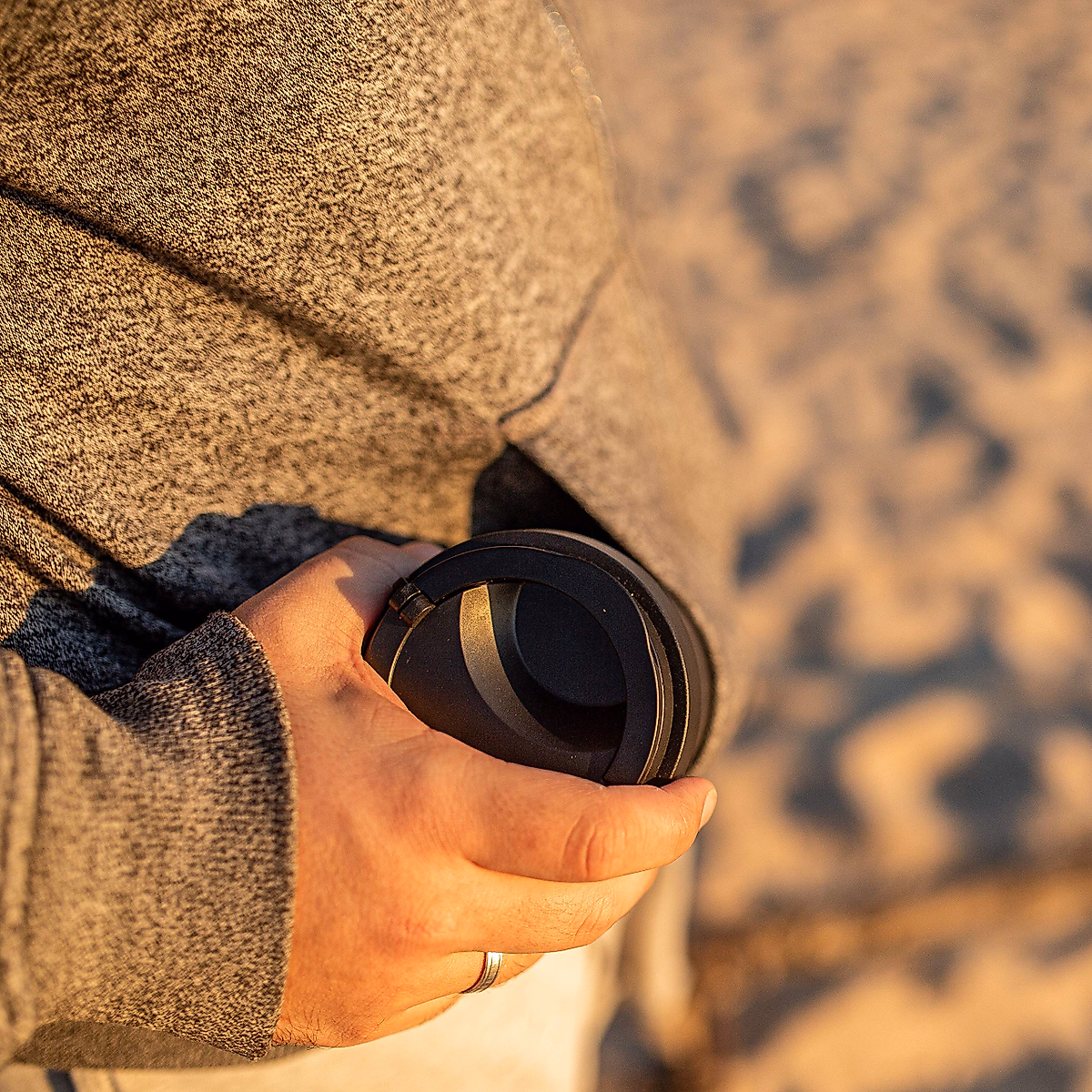 bioGo Cup, Rice Husk Fibre, BPA-Free, Double Wall Insulation Reusable Coffee Cups, On-The-Go Travel Mug, Screw Tight Lid, Textured Grip, Ultra Lightweight (Midnight Black, 16oz)