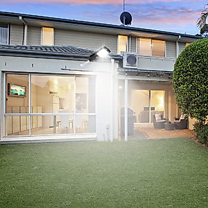 300W Solar Flood Light with Remote Control, Motion Sensor Dusk to Dawn Solar Security Flood Lights, IP67 Waterproof Dimmable Outdoor Street Lighting for Parking Lot, Garden, Yard, Driveway, Patio