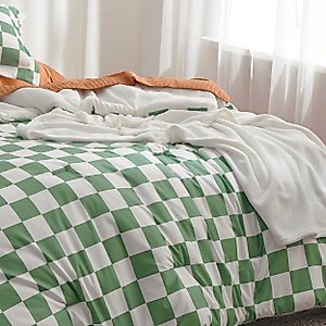 Bedsure Twin/Twin XL Comforter Set - Twin Extra Long Comforter Set, Checkered Dorm Bedding for Boys, 2 Pieces, 1 Soft Green Comforter and 1 Pillow Sham