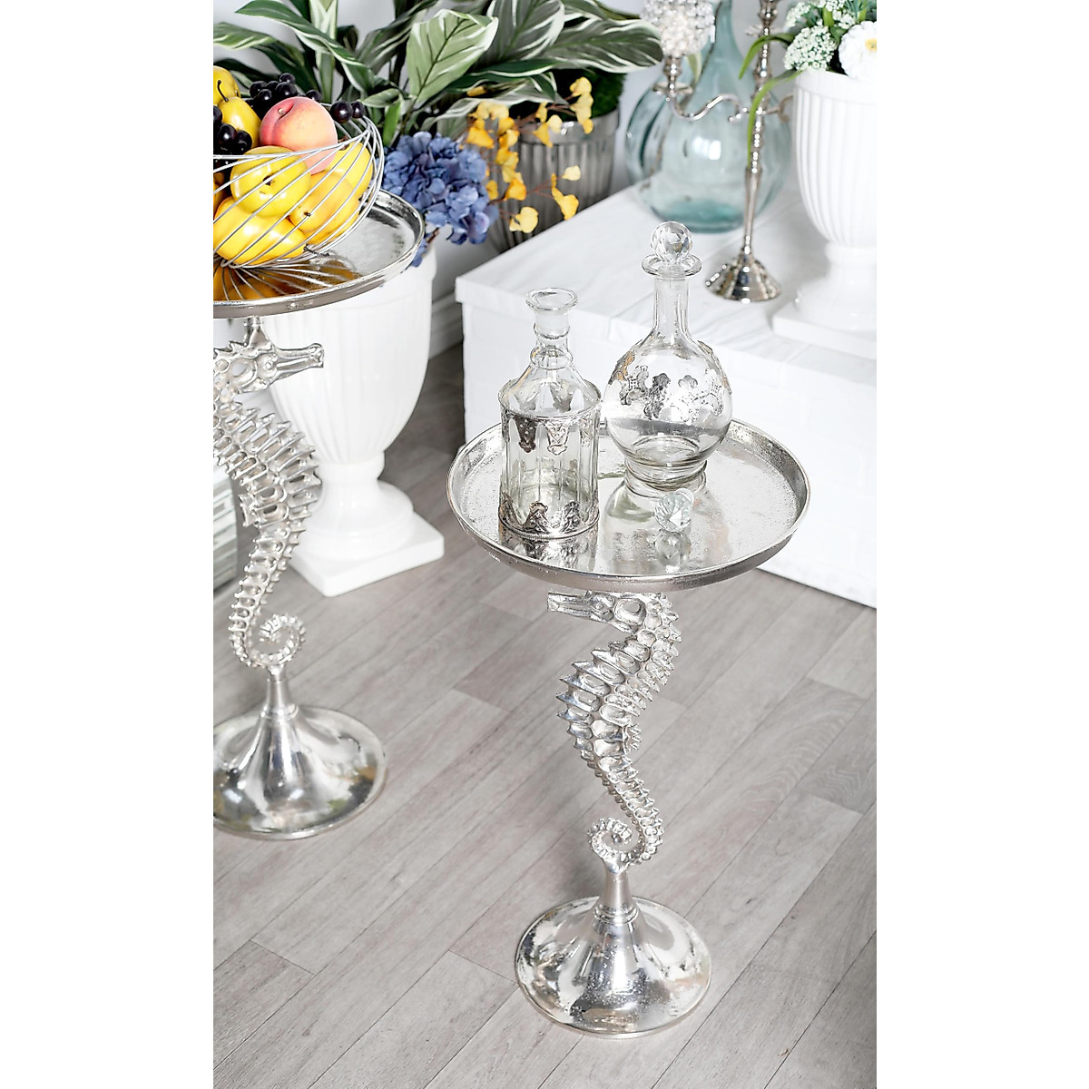 Deco 79 Aluminum Metal Sea Horse Side End Accent Table End Table, Side Table 16" x 16" x 29", Silver