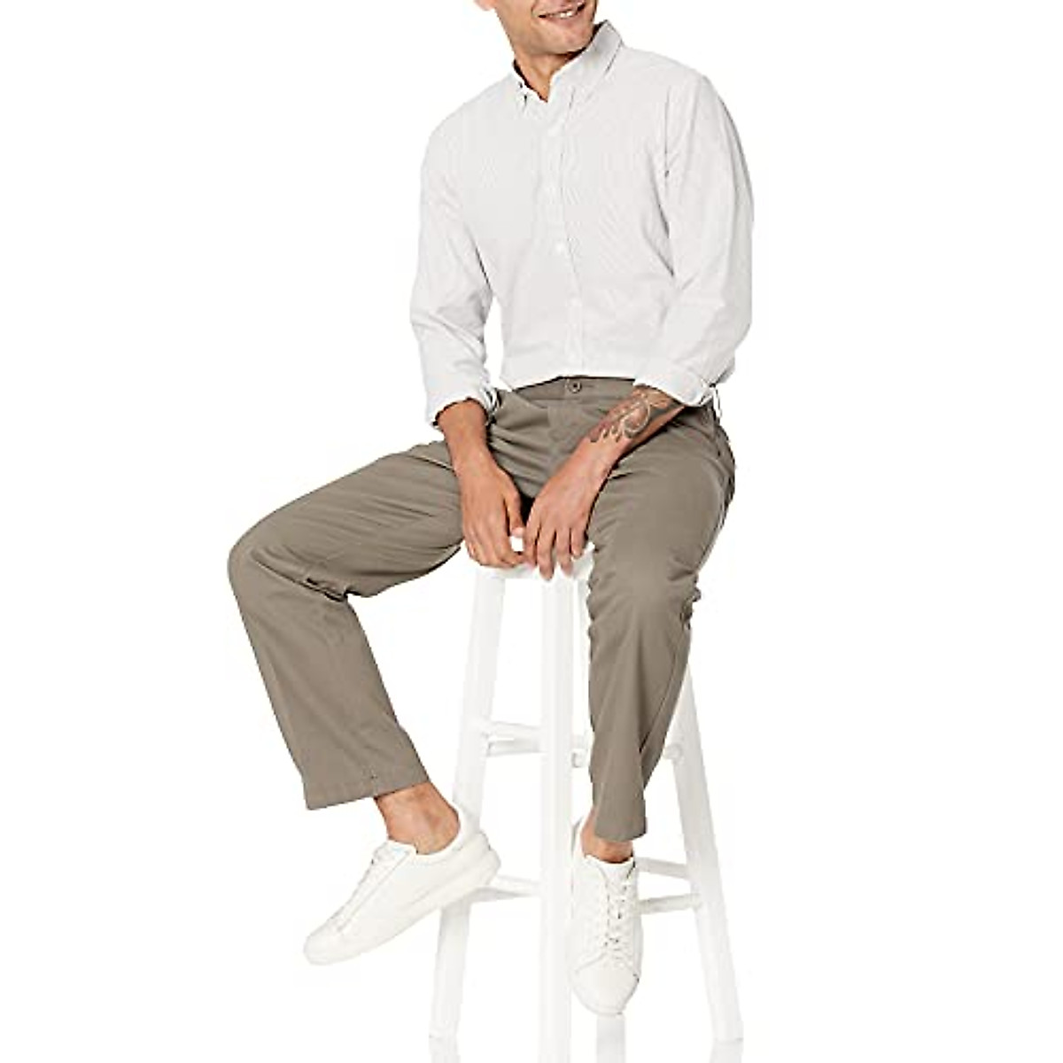 Amazon Essentials Men's Classic-Fit Wrinkle-Resistant Flat-Front Chino Pant (Available in Big & Tall), Taupe, 40W x 30L