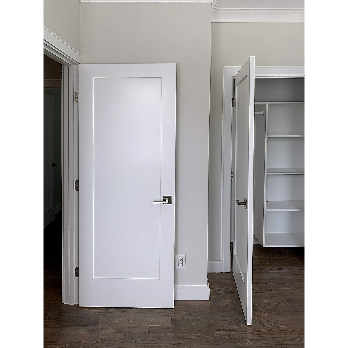 28 in. x 80 in. Right-Handed Solid Core Prehung Interior Door White Primed Smooth Texture with Oil Rubbed Bronze Hinges