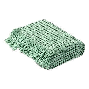 Amélie Home 100% Cotton Waffle Knit Throw Blanket, Soft Lightweight Blanket with Tassels, Decorative Breathable Textured Throw Blankets for Couch Bed Sofa, 50x60, Green