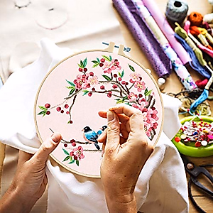 VOLSION Embroidery Starter Kit – Cross Stitch Kit with Embroidery Cloth, Plastic Hoop, Needles and Threads, Instructions – Complete Embroidery Kit for Adults – Suitable for Beginners and Hobbyists