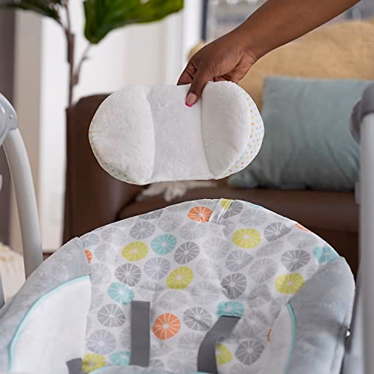 Ingenuity 5-Speed Portable Baby Swing with Music, Nature Sounds & Battery-Saving Technology - Hugs & Hoots, Swing 'n Go, 0-9 Months