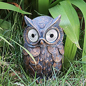 Owl Outdoor Garden Ornaments, Solar Garden Owl Garden Decor Statue, Resin Owl Garden Ornament with Solar Lights, Waterproof Garden Owl Statues Sculptures for Patio Lawn Porch Ornament Gift