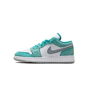 Nike Men's AIR Jordan 1 Low Shoes, New Emerald/Taxi-white, 4 Big Kid