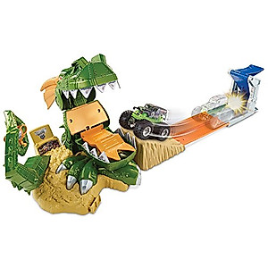 Hot Wheels Monster Jam Dragon Arena Attack Playset