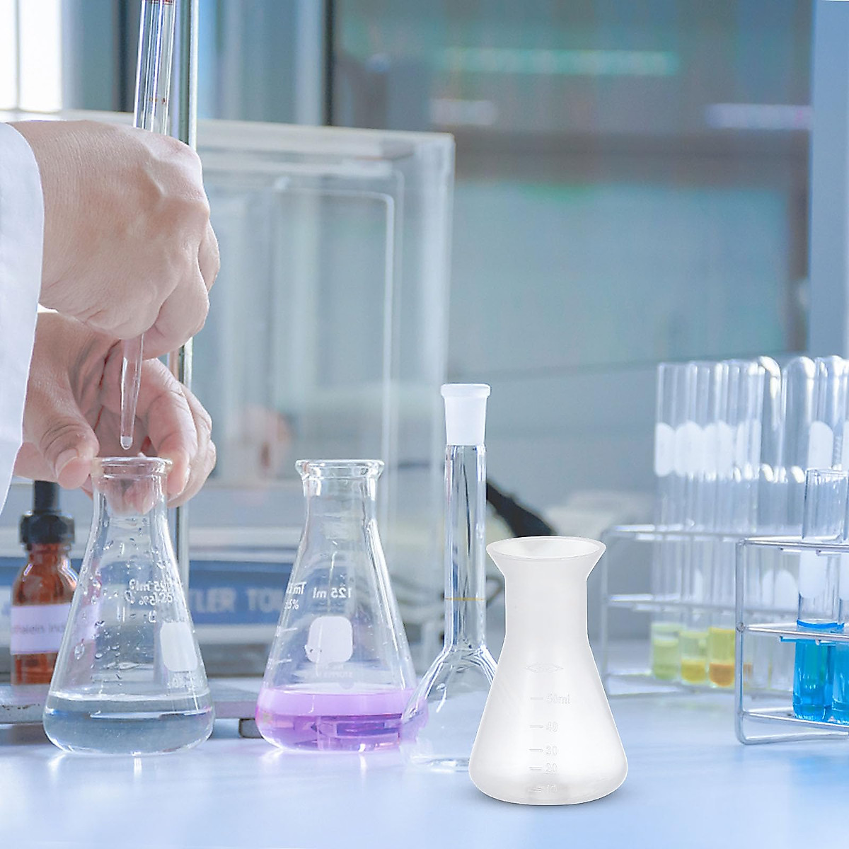 Baluue Erlenmeyer Flask 50ml Laboratory Conical Flask Plastic Erlenmeyer Flask Narrow Neck Clear Conical Flask with Scale for Laboratory School Educational Learning